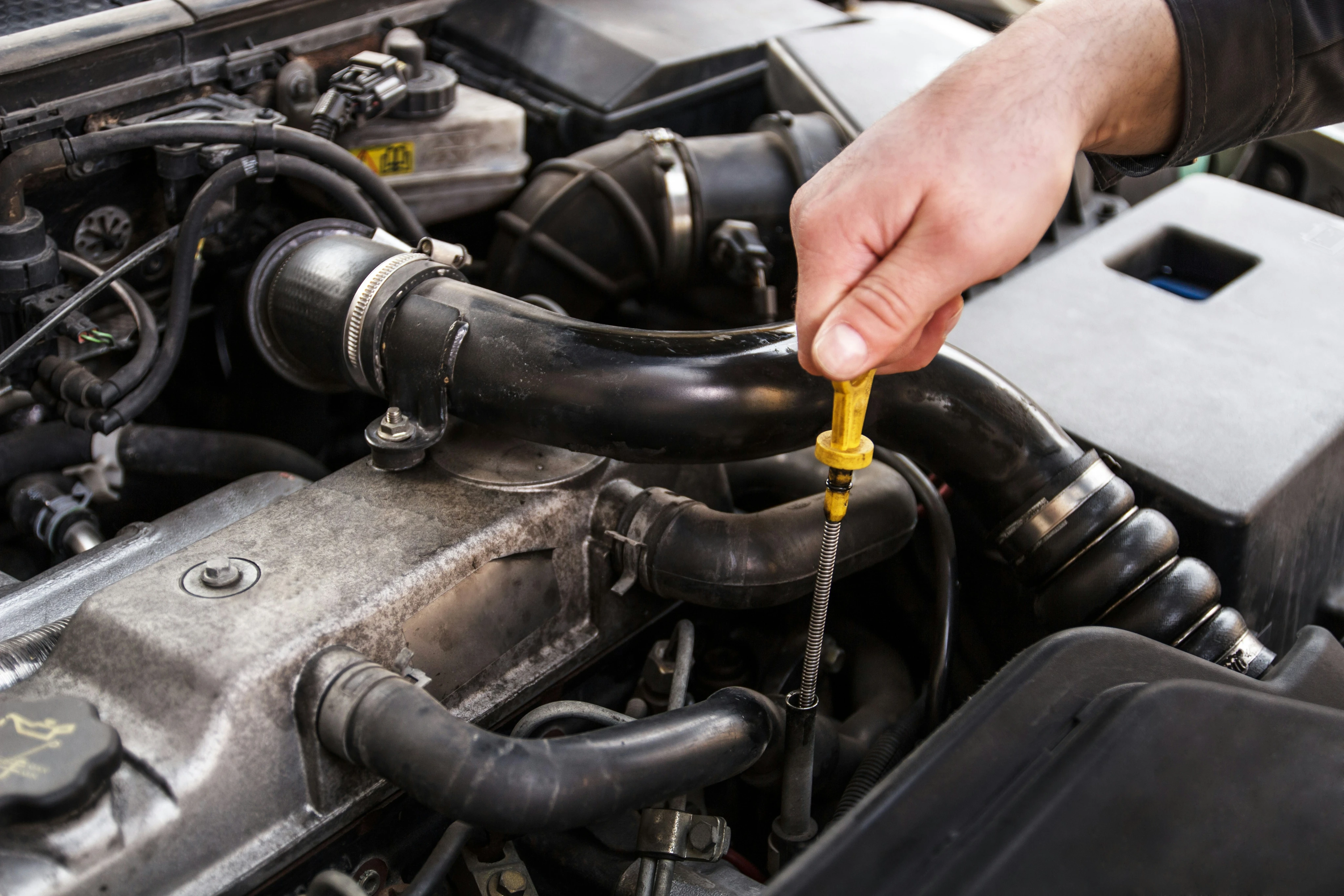 How to check oil level in car: simple step-by-step guide