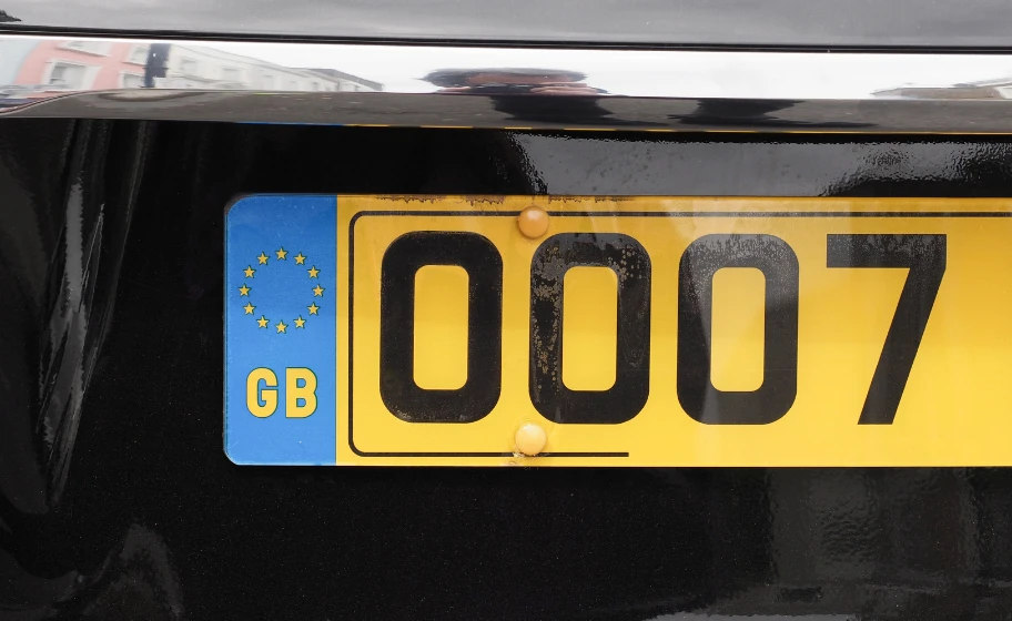 How to Find Out Who Owns a Car by its Number Plate in the UK
